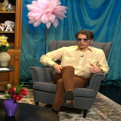 Jerma sitting on a chair