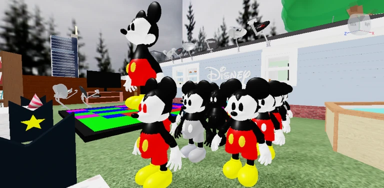 Sobrevive a la familia Peppa Pig y Mickey Mouse - Roblox