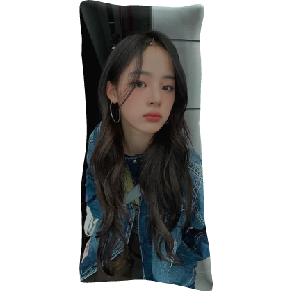 Minji from NewJeans | Roblox Item - Rolimon's