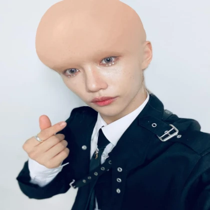 bald felix skz stray kids
