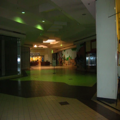 Liminal space Mall
