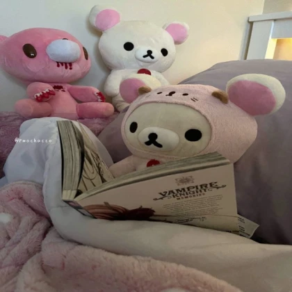 sanrio reading!:3